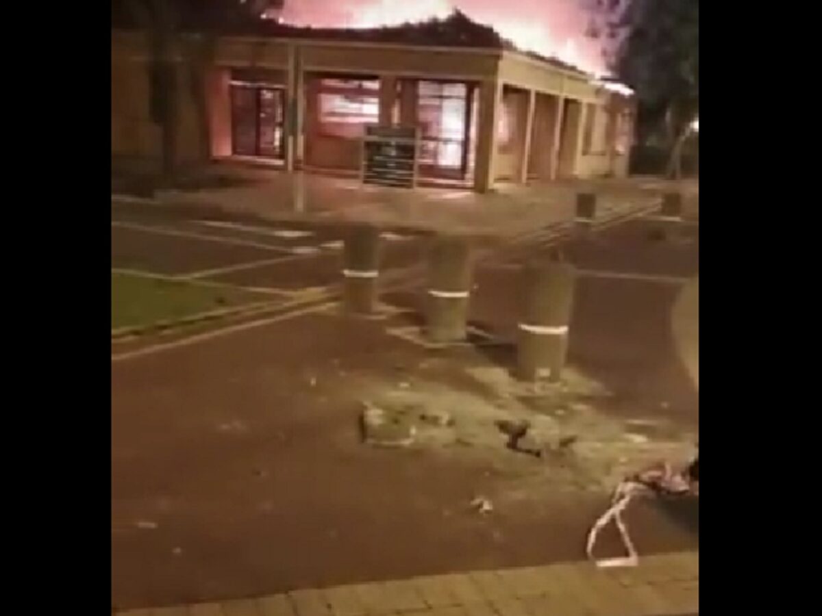 Cape Peninsula university halts all operations amid student protests