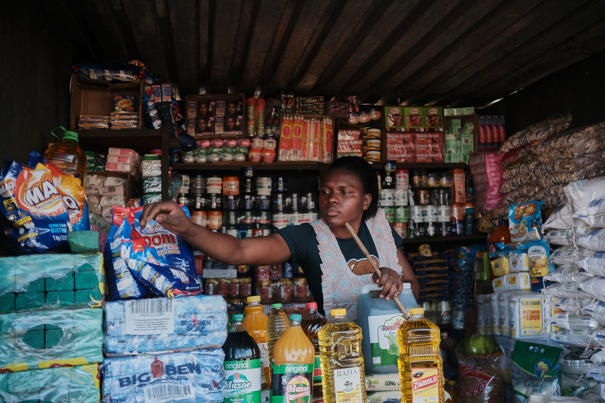 Night-time shopping booms as Zimbabwe inflation soars | The Citizen