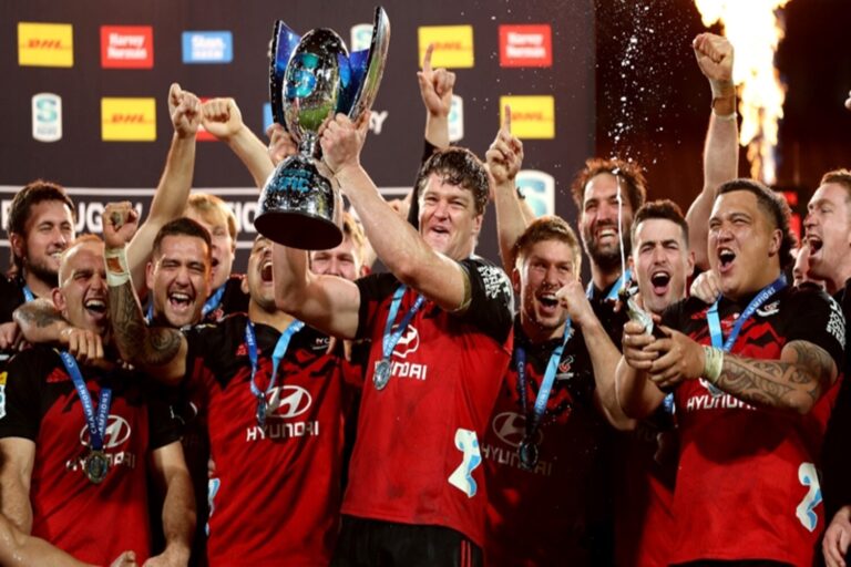 Crusaders win Super Rugby final to claim seventh straight title