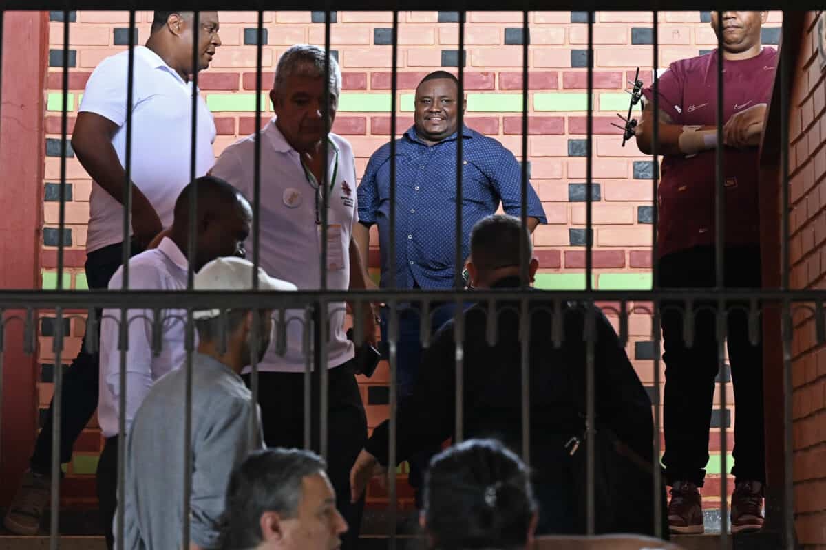 Gang peace talks begin in key Colombian port city | The Citizen