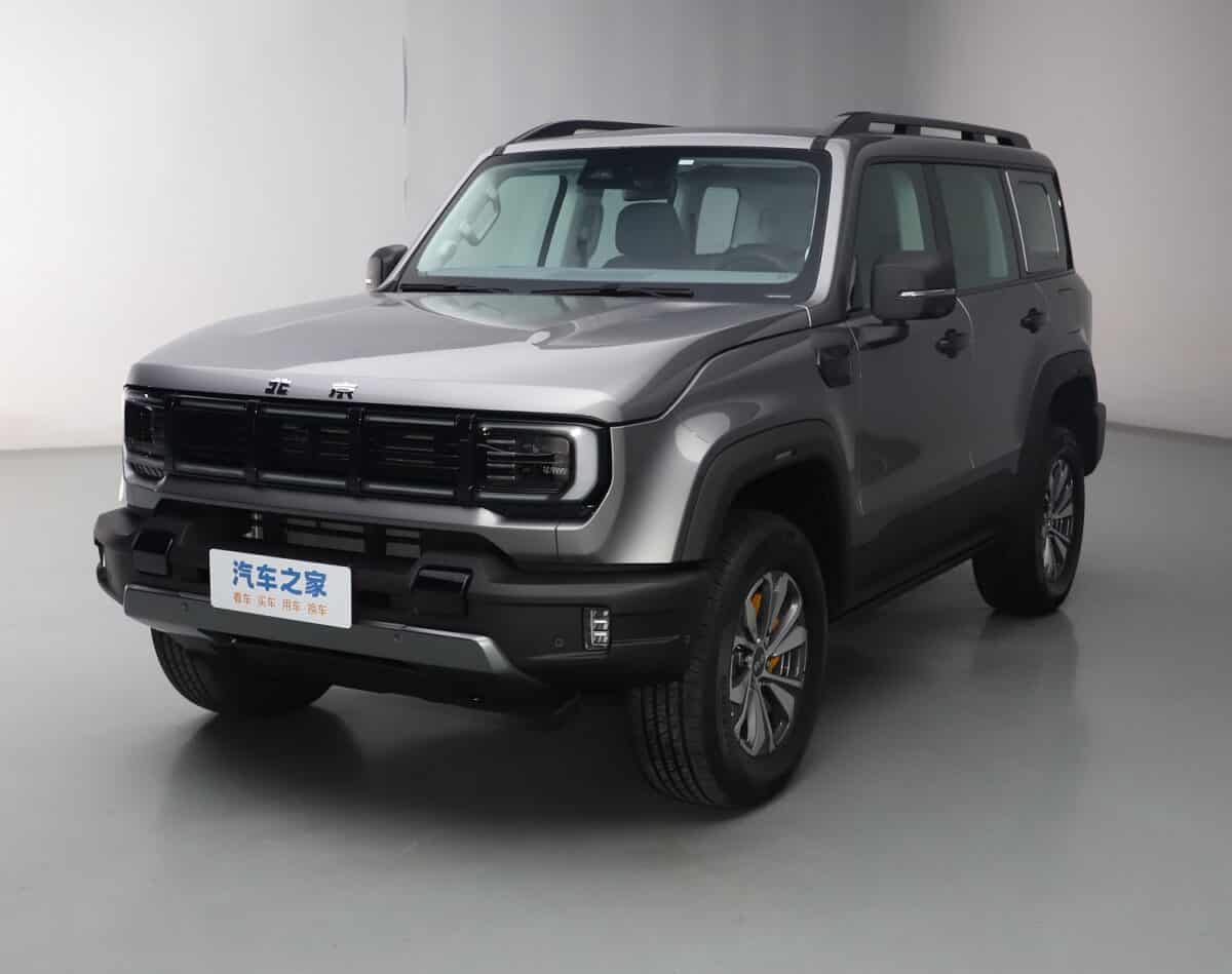 Less Jeep more Tank 300 looking new BAIC BJ40 uncovered