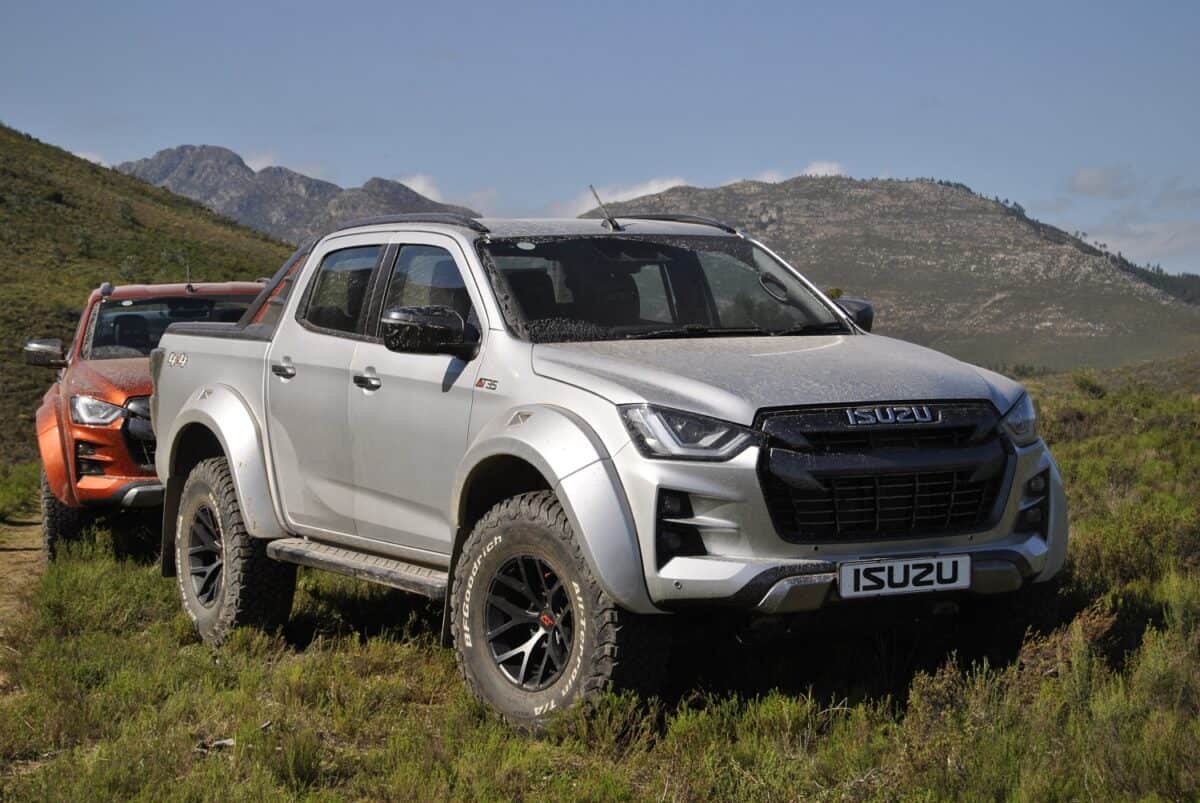 WATCH: Macho Isuzu D-Max AT35 makes mark as anti-Raptor rival