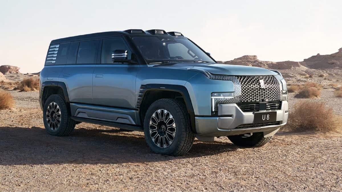 WATCH: BYD's Yangwang U8 revealed as an 883 kW swimming SUV