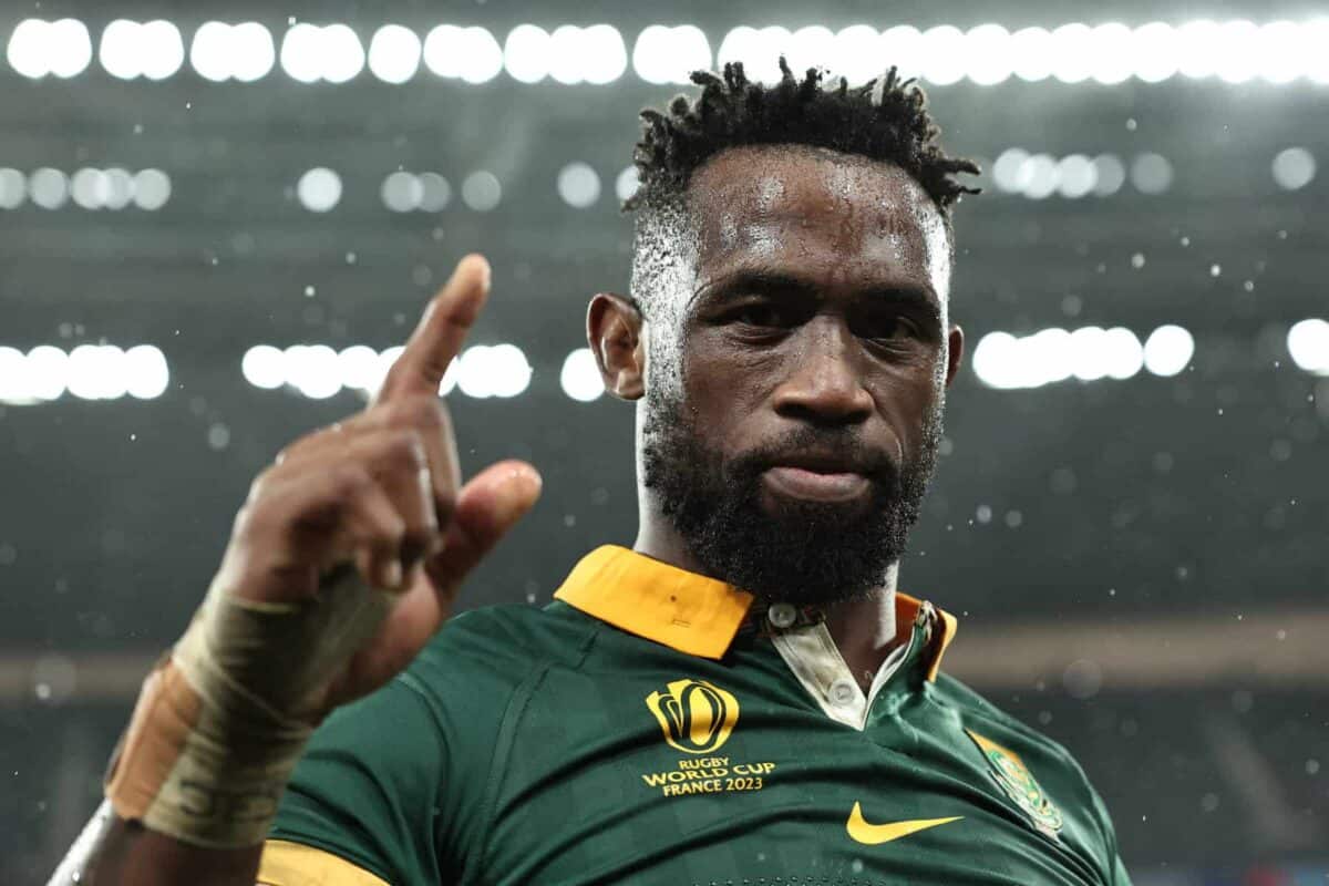 WATCH: The moment Siya Kolisi arrived back home with the World Cup ...