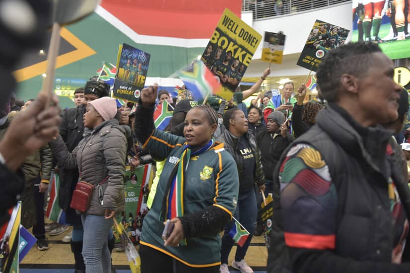 Springboks arrive home to heroes’ welcome from thousands of fans | The ...