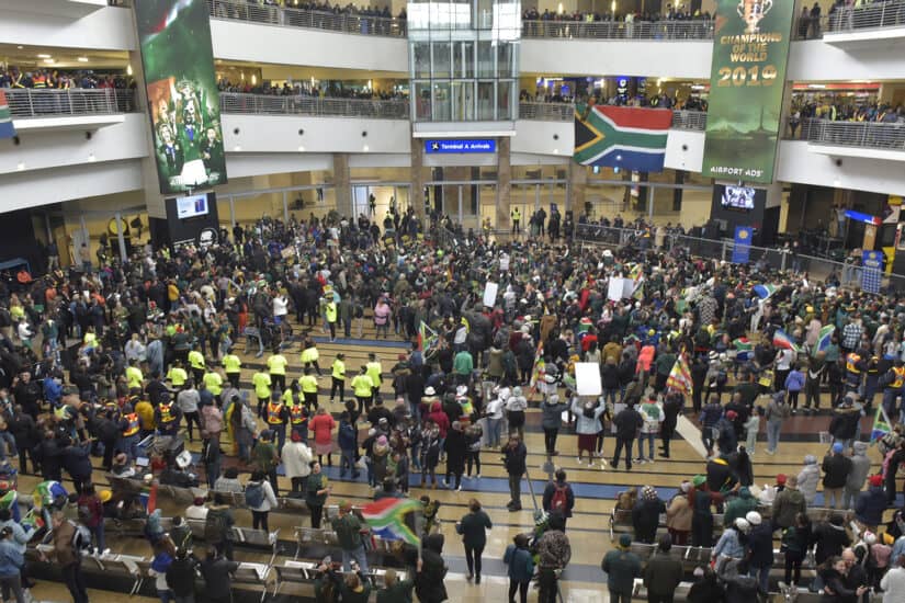 Springboks arrive home to heroes’ welcome from thousands of fans | The ...