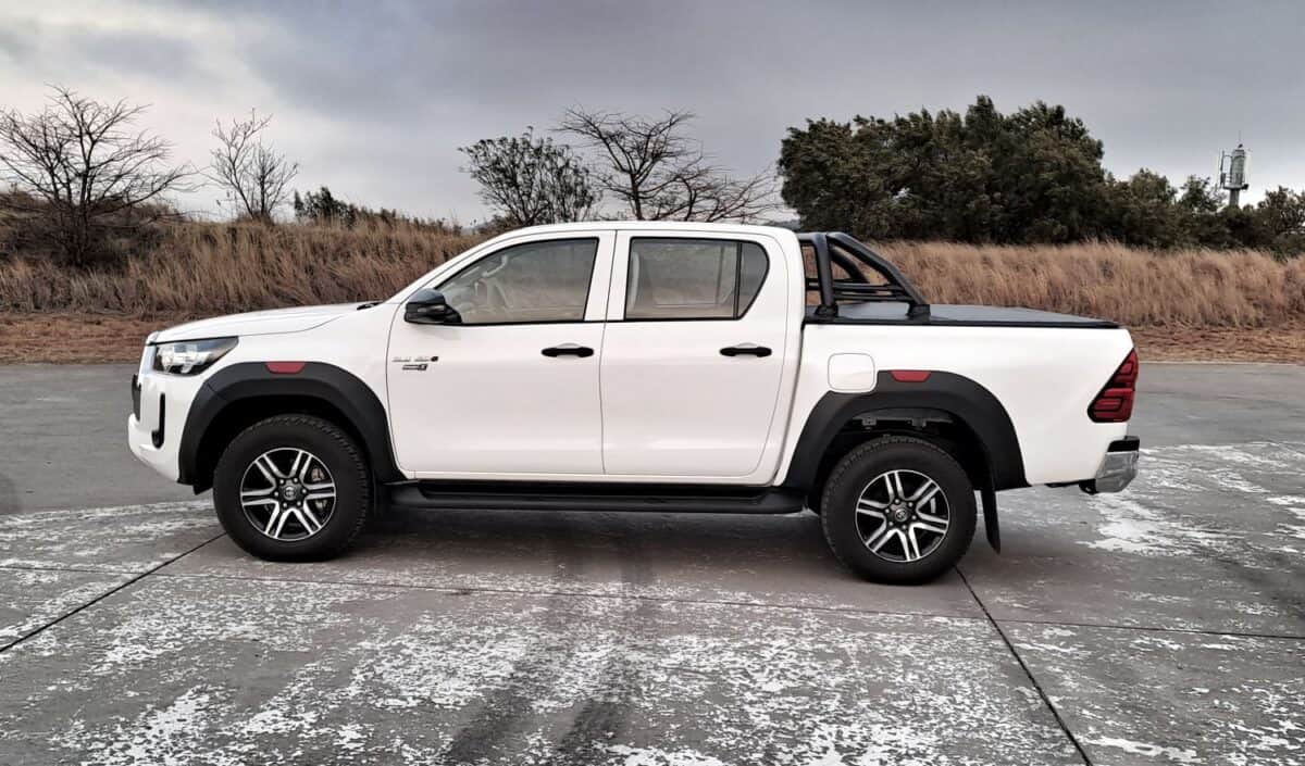 Toyota Hilux Raider X loses race against Ford Ranger single turbo | The ...