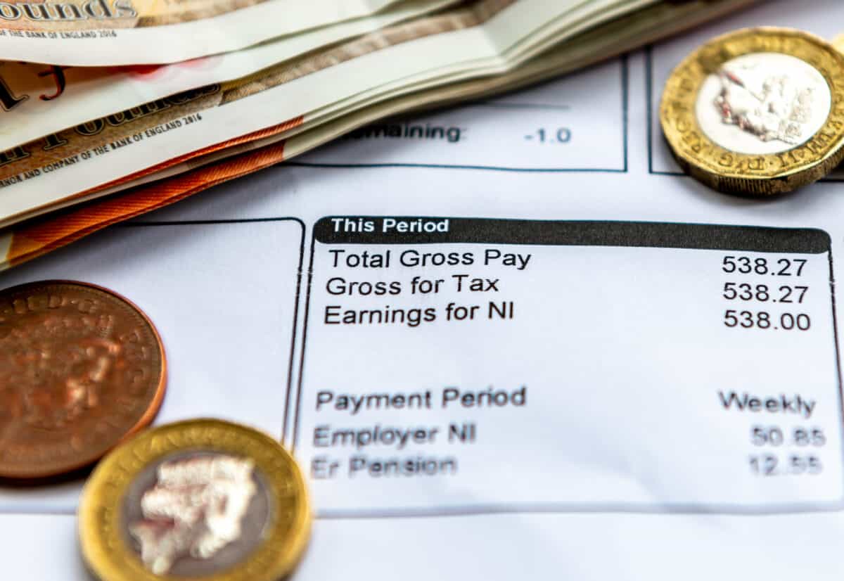 Should you show your payslip when negotiating salary for a new job?