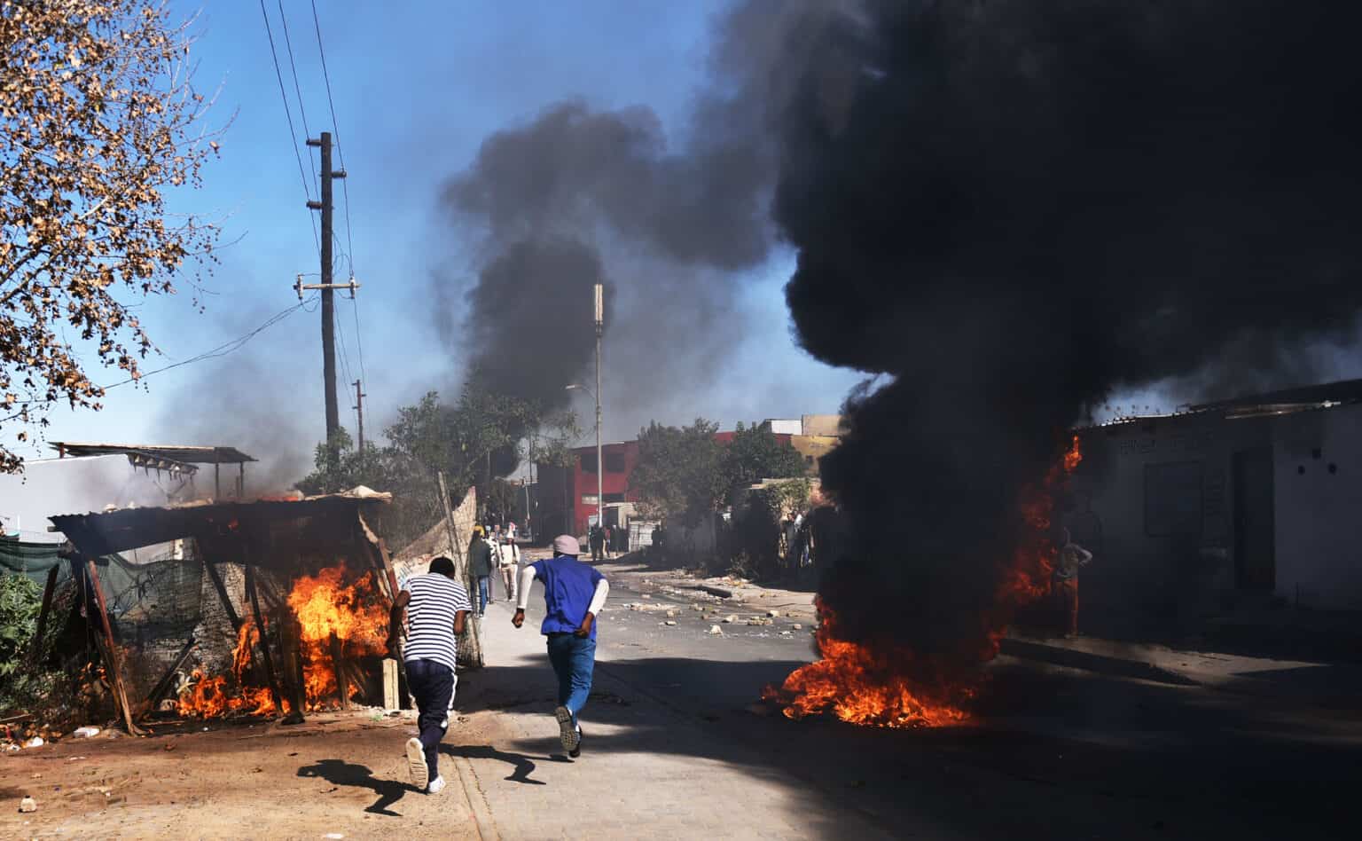 Daily News Update: Diepsloot residents defend mob justice accused, DJ ...
