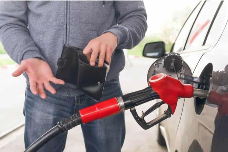 Petrol drops tonight, this is how much it will cost you to fill your car