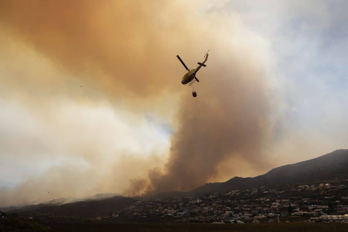 Cape Town residents told to secure roofs, as wind wreaks havoc and ...