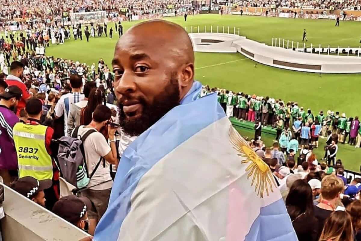 Springbok players Steven Kitshoff and RG Snyman hang out with Ramaphosa ...