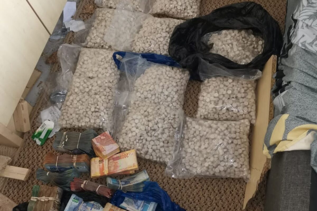 Hawks discover apartment being used as drug lab in Cape Town | The Citizen