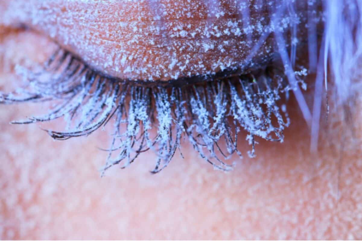 'Frosty makeup' is the beauty trend of the moment on social media