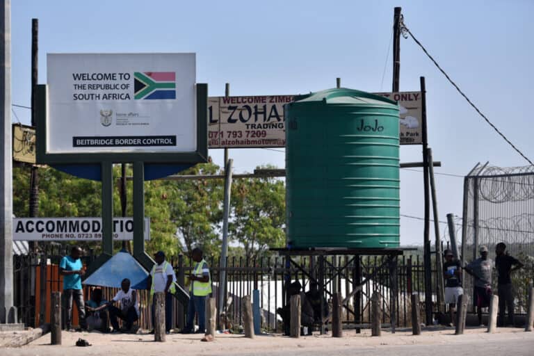 Beitbridge: Officials get tough at border | The Citizen