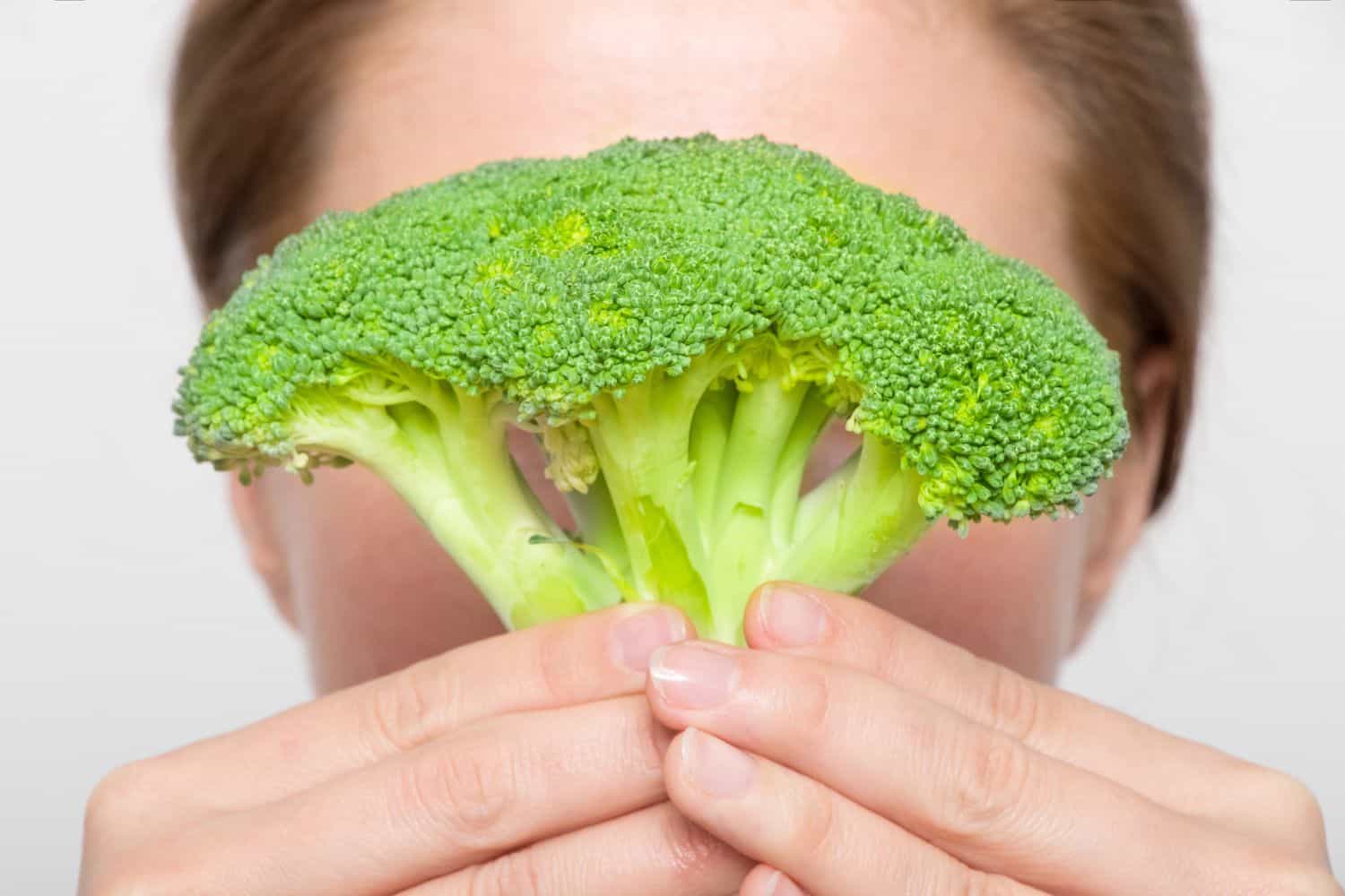 TikTok Beauty Try The Broccoli Hack For Fake Freckles TikTok Beauty Try The Broccoli Hack For Fake Freckles
