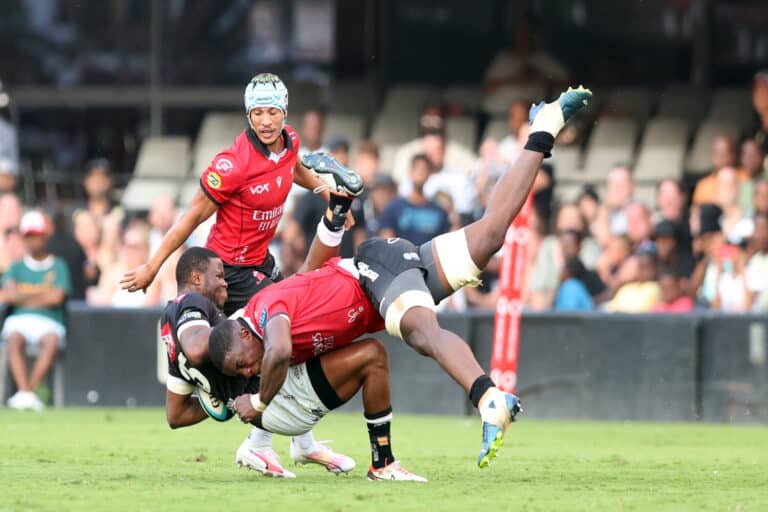 Lions overcome Sharks' sneaky player signing announcements