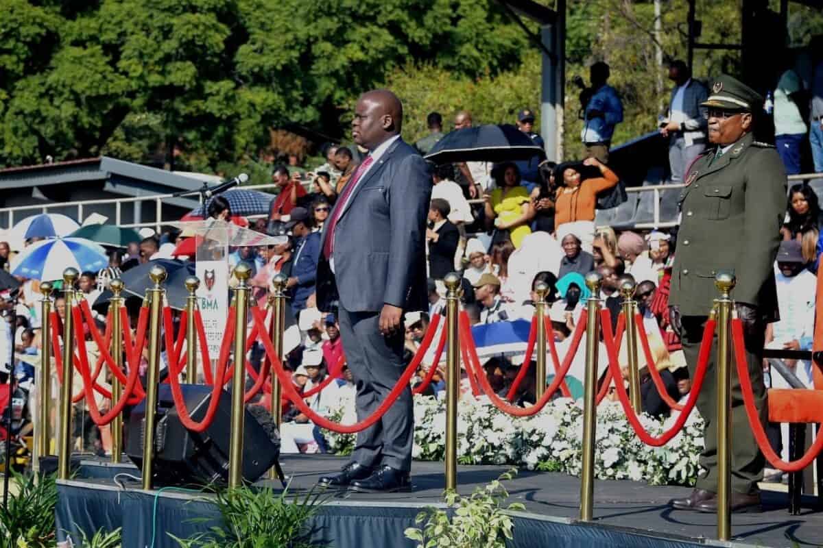 BMA deploys 400 more armed guards to SA's 'problematic' borders | The ...