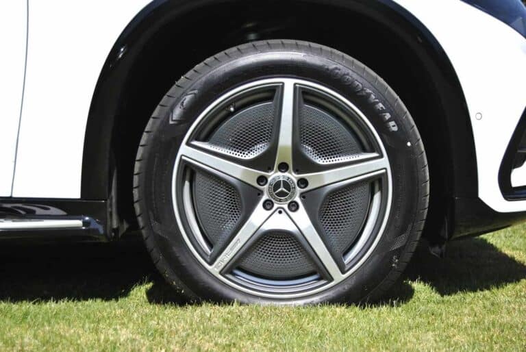 VIDEO: Bouncing Mercedes-Maybach GLS600 drops it like its hot | The Citizen