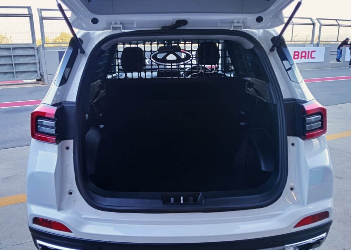 Incoming Chery Tiggo Cross previewed alongside Tiggo 4 Pro van