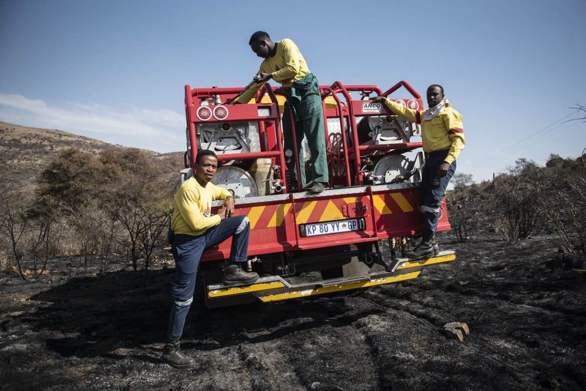 Inside the life of the firefighters battling SA's deadliest wildfires ...