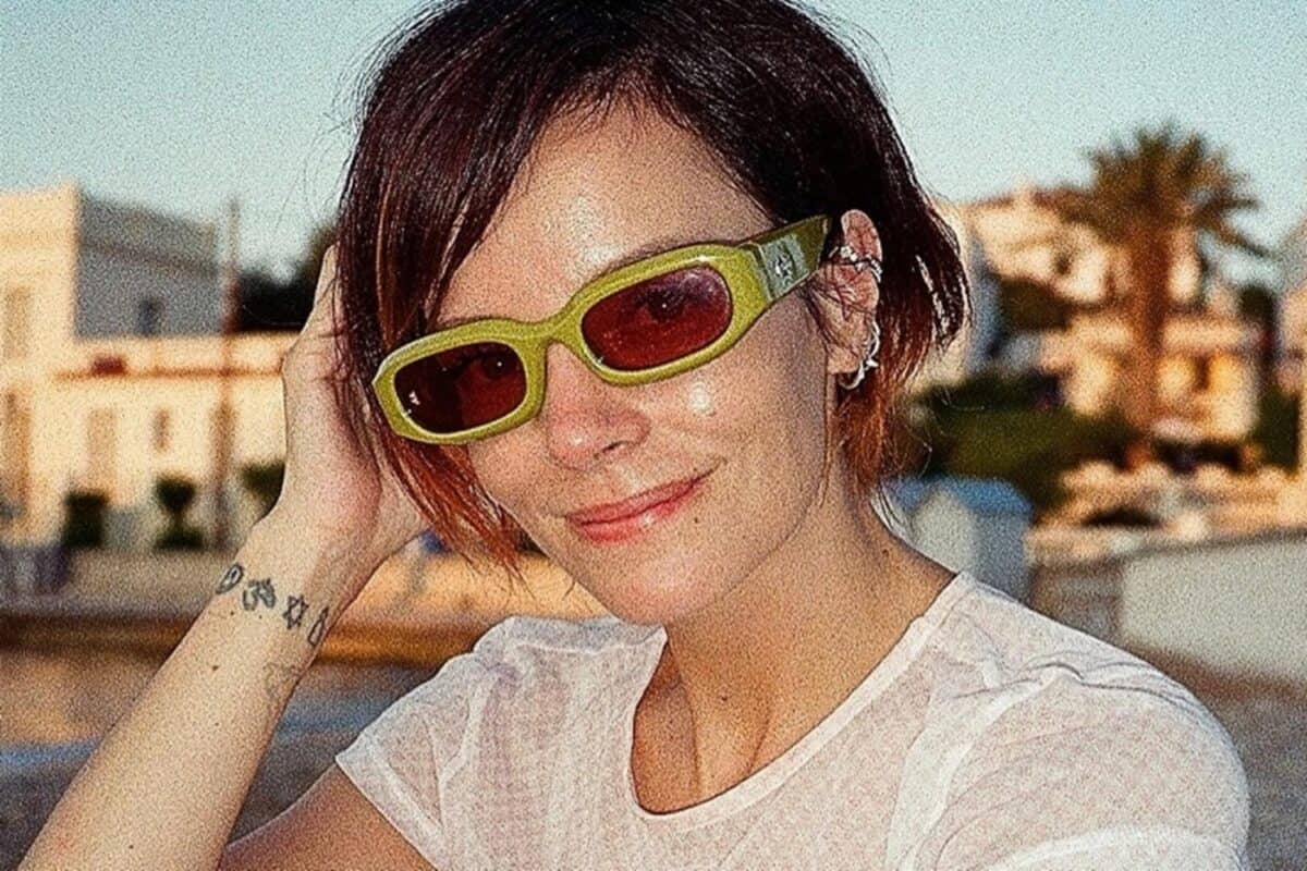 Lily Allen faces death threats for returning passport-eating pup