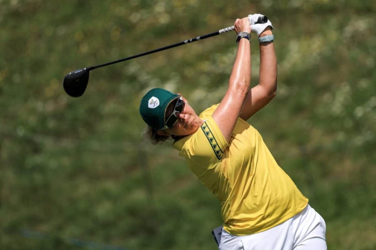 Great start for Ashleigh Buhai, but Wayde van Niekerk crashes out in ...