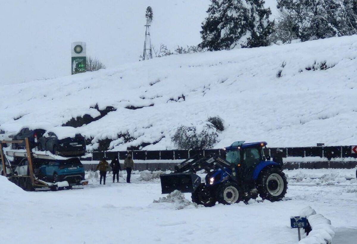 Snow on N3 leads to one person dying of hypothermia | The Citizen