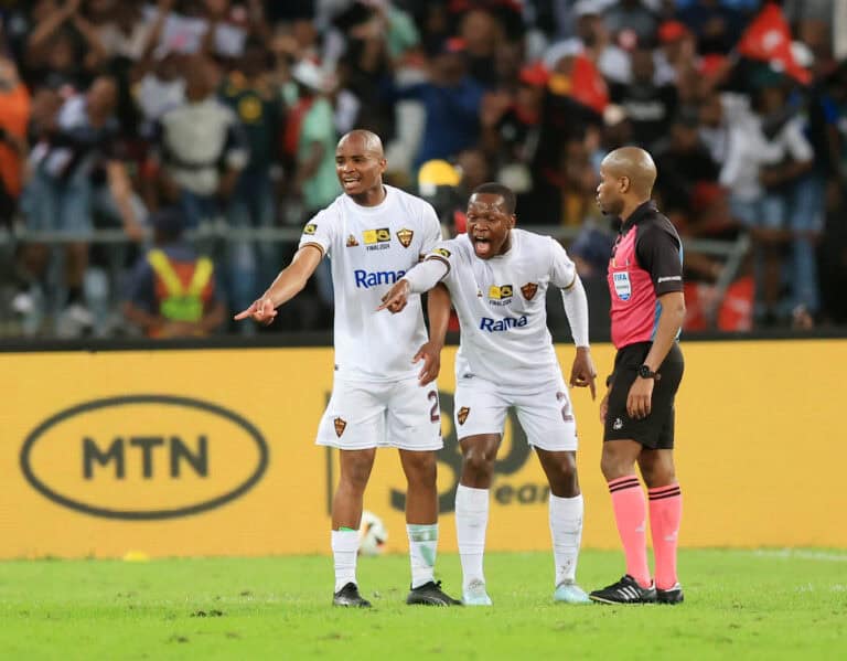 Referee Abongile Tom should hang his head in shame