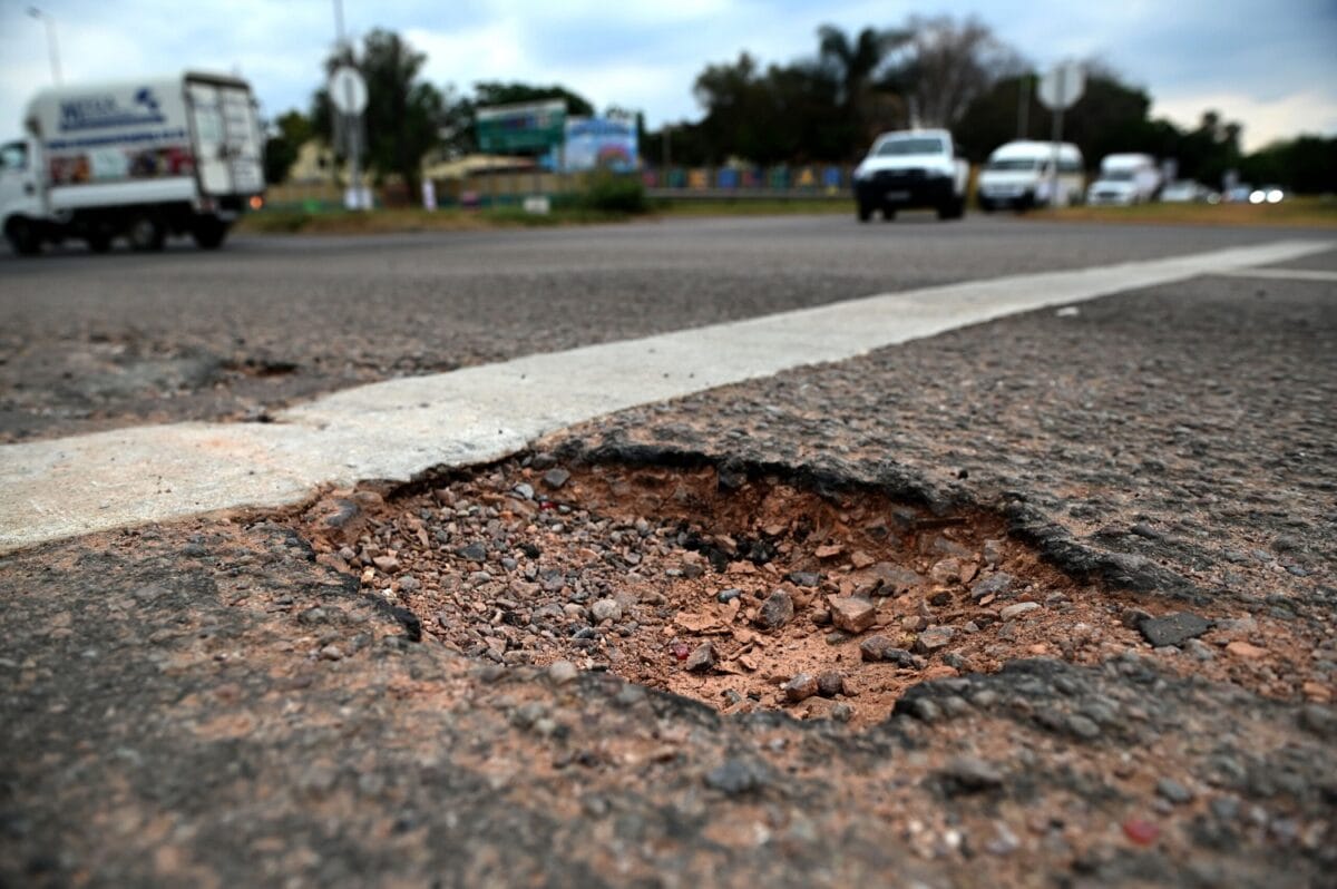 'Shortage of asphalt' makes road crisis worse: 5 tips to avoid potholes ...