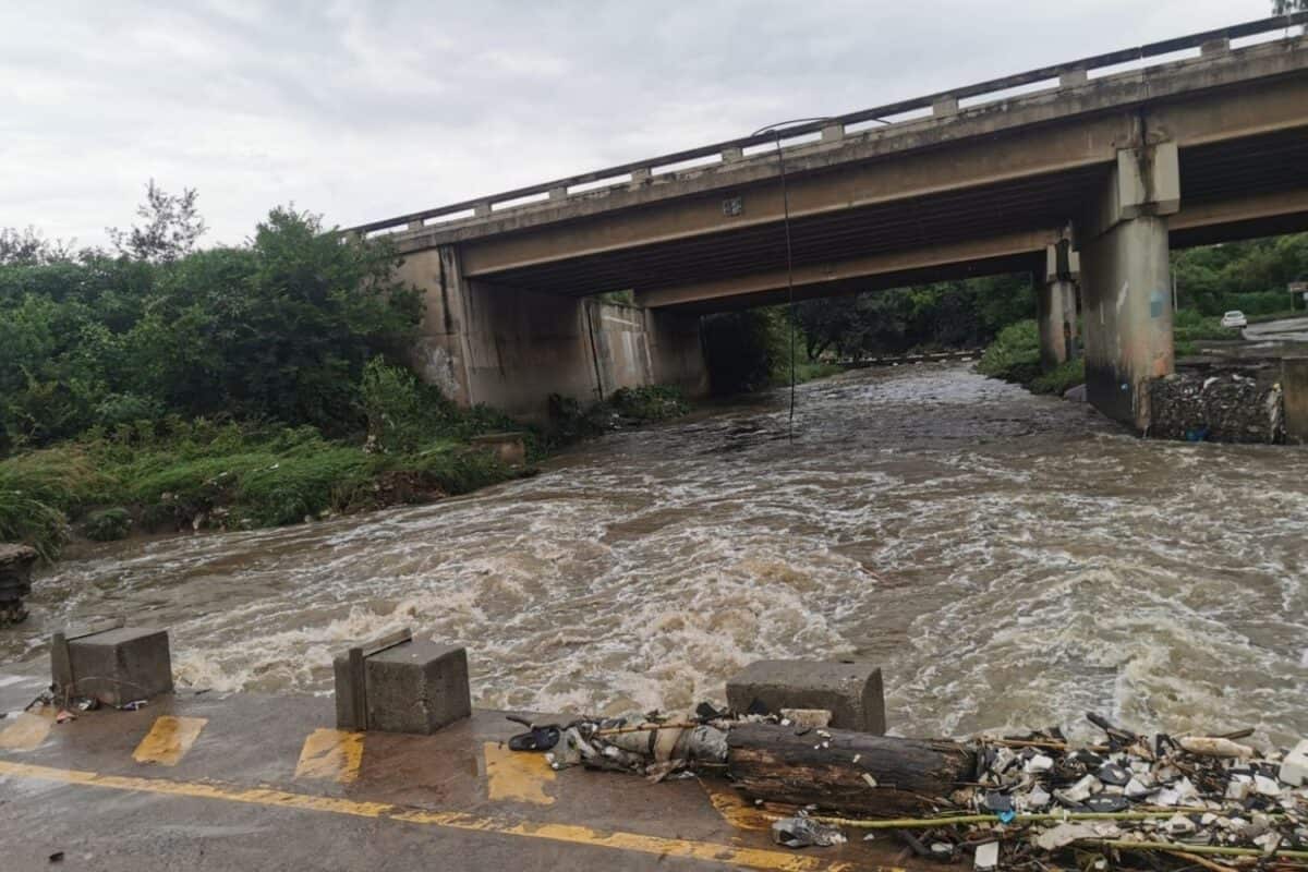 Two people dead, one missing as floods sweep through Tshwane [VIDEOS ...