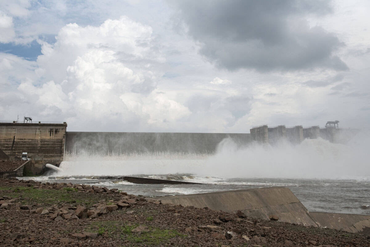 Another sluice gate opened at the Vaal Dam