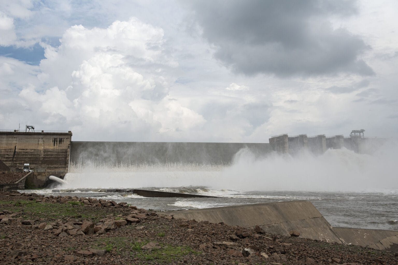 VIDEO & PICTURES: Grootdraai Dam in Standerton overflows | The Citizen