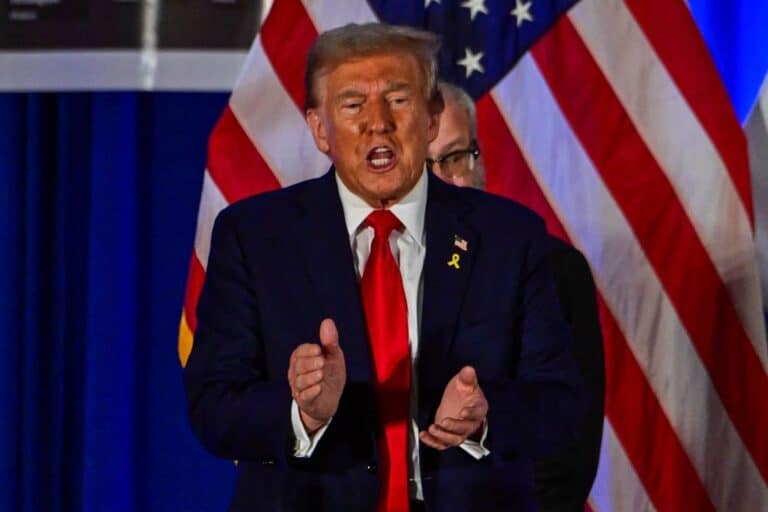 Trump to cut off 'all future funding' to SA amid investigation into ...