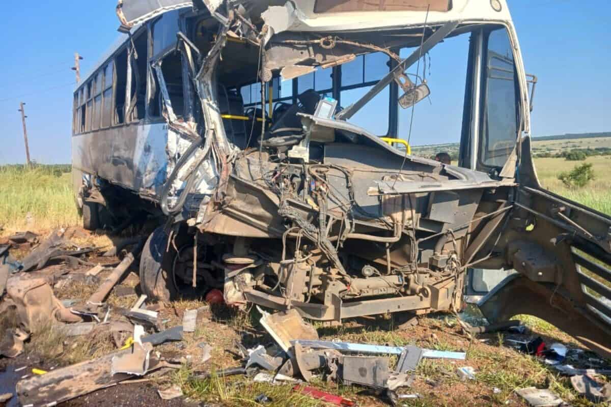 Horror bus crash in Tshwane leaves at least 16 injured