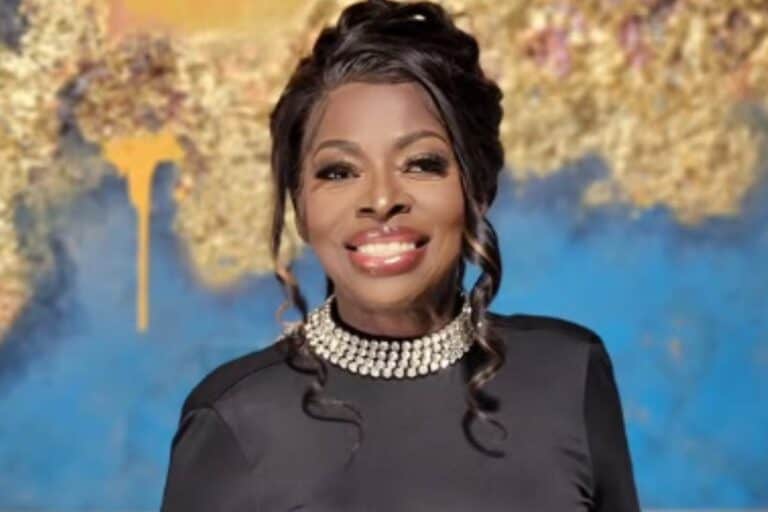 Tributes pour in for R&B singer Angie Stone