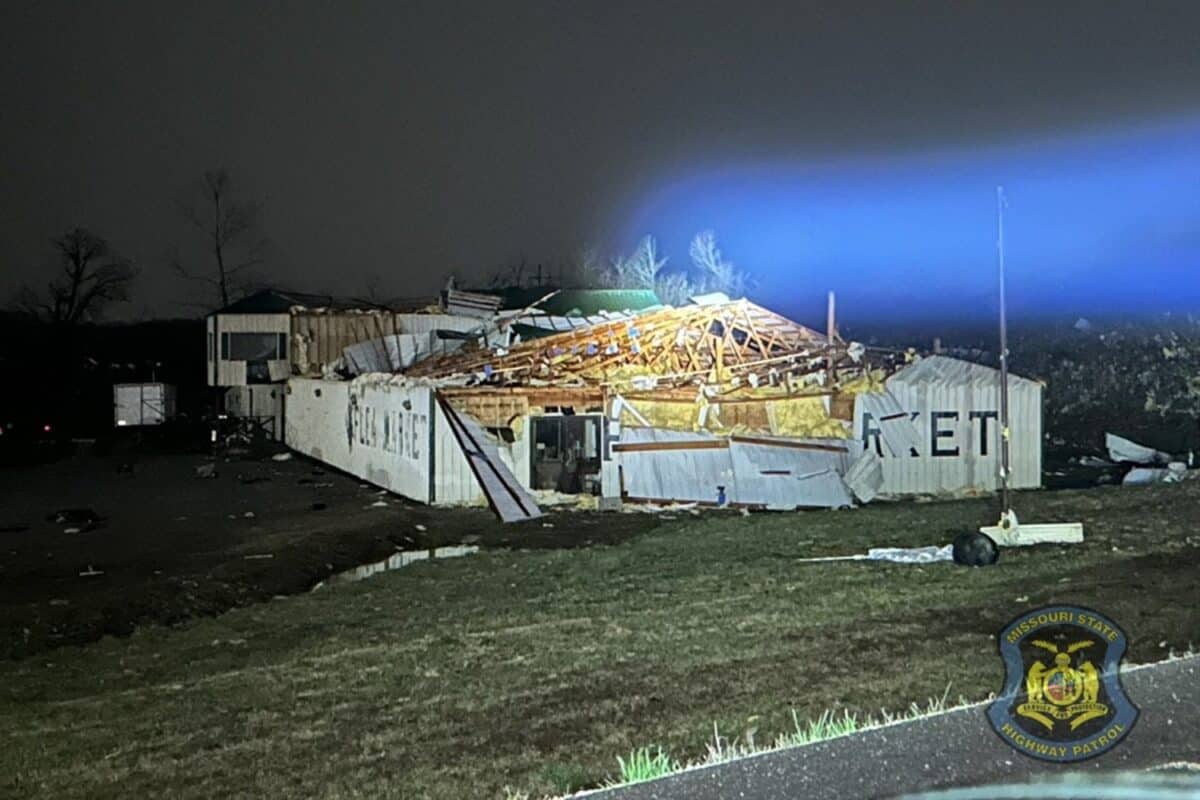 At least 33 dead as tornadoes ravage central US [VIDEO] | The Citizen