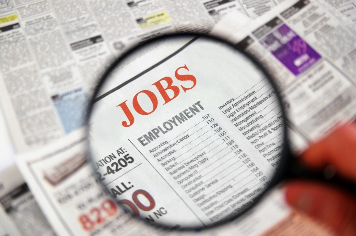 Quarterly Employment Statistics: Fourth quarter adds only 12 000 jobs