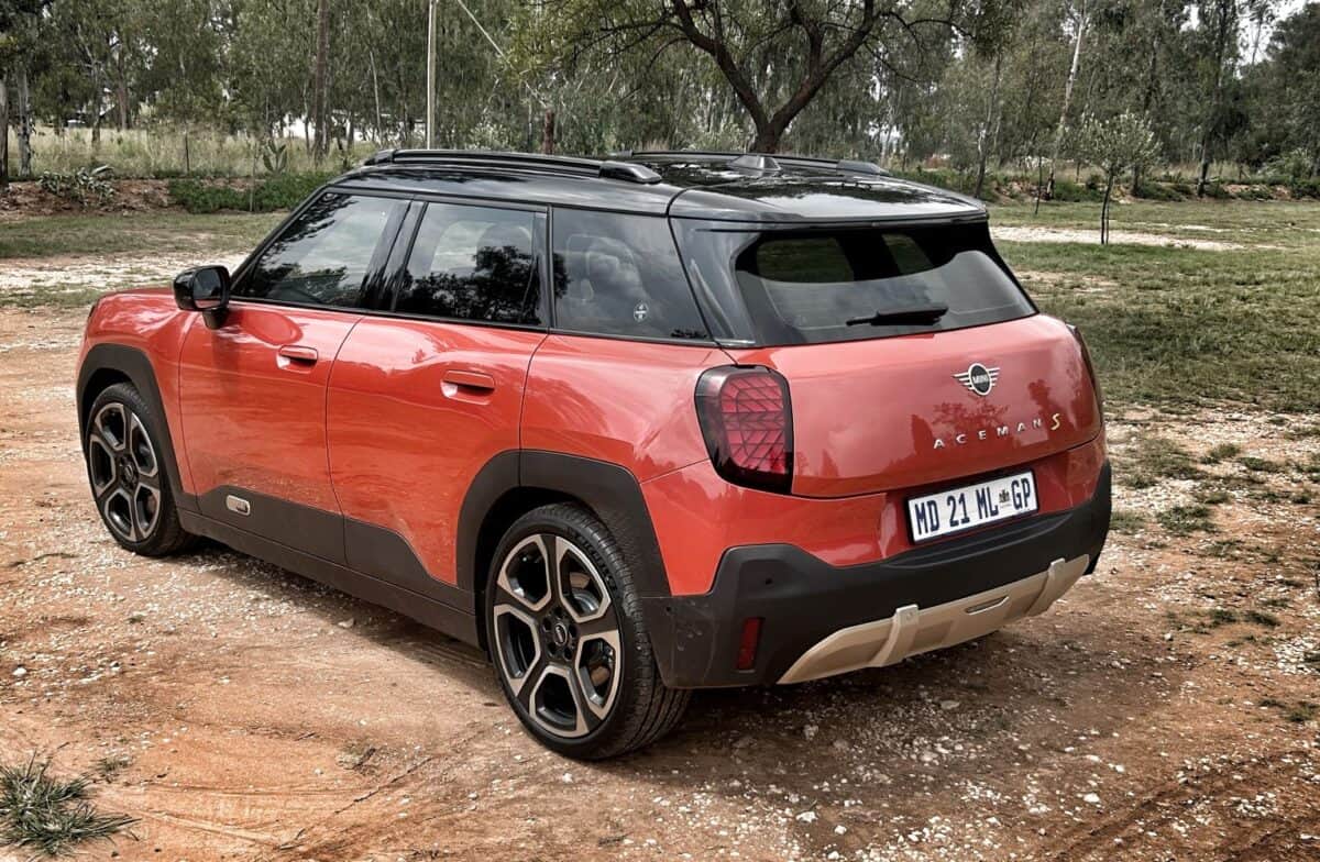 VIDEO: Electric Mini Aceman shines as brand's crossover pioneer | The ...