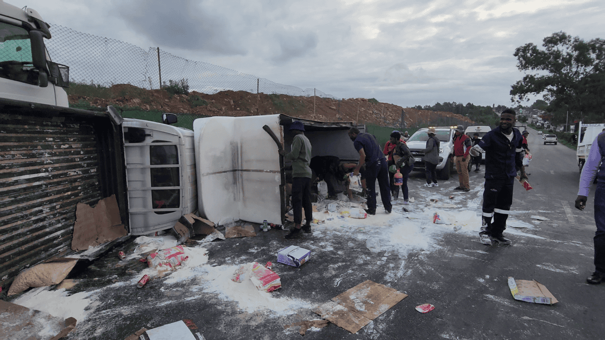 WATCH: Truck Looted on Main Reef road Following Crash