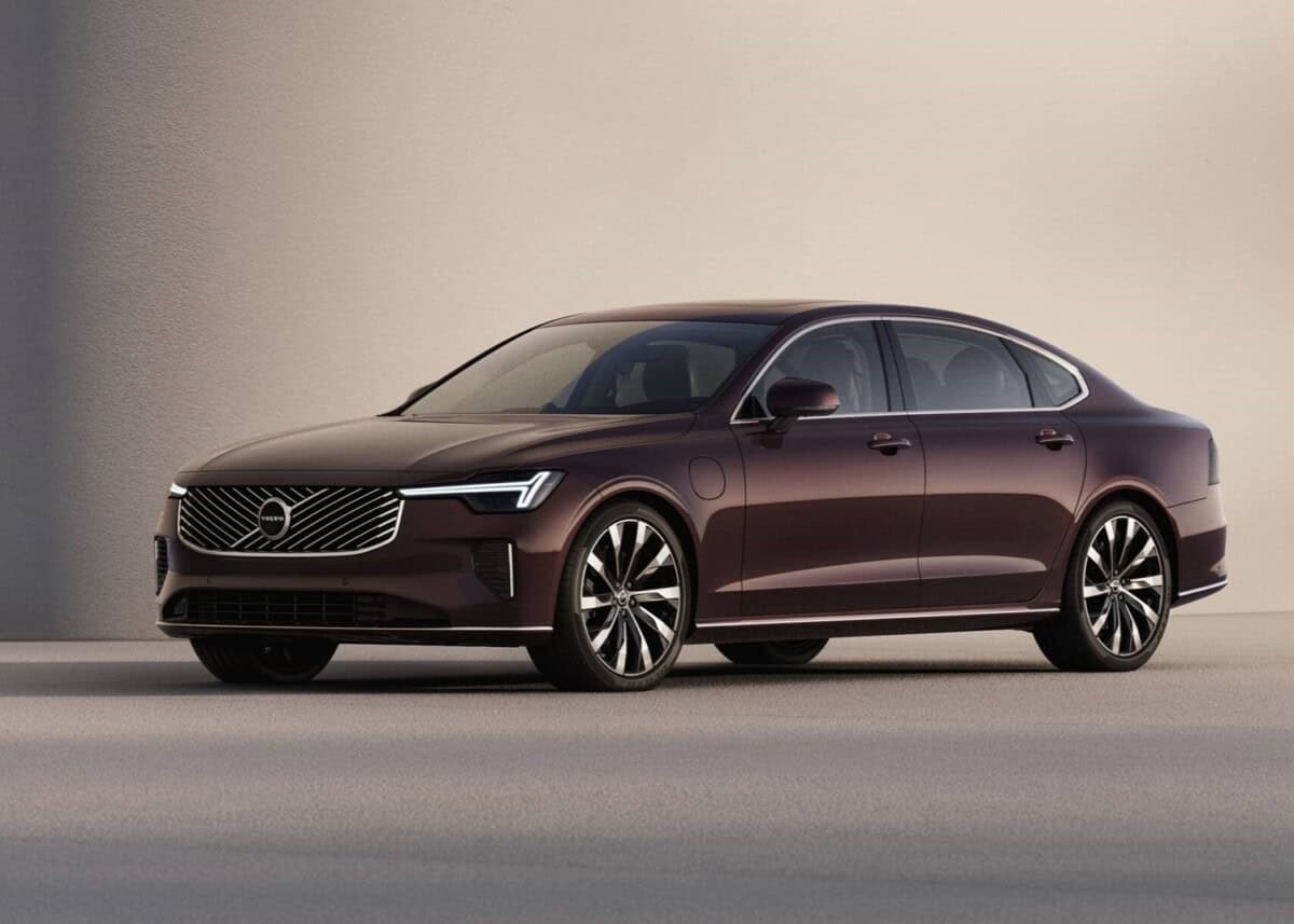 Volvo approves three new models for 2025 and a surprise 2026 arrival