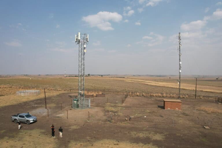 Starlink no magic fix for rural connectivity crisis, says industry ...