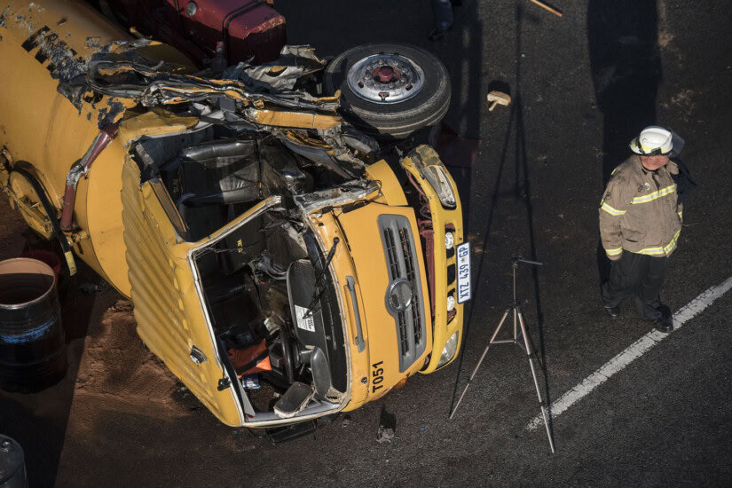 VIDEO & PICTURES: Tanker crash on N1 South causes major traffic delays ...