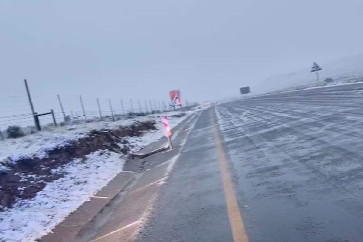 Motorists urged to be cautious as snow falls across Eastern Cape