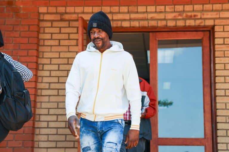 'He seems to be walking fine': Video contradicts Longwe Twala injury ...
