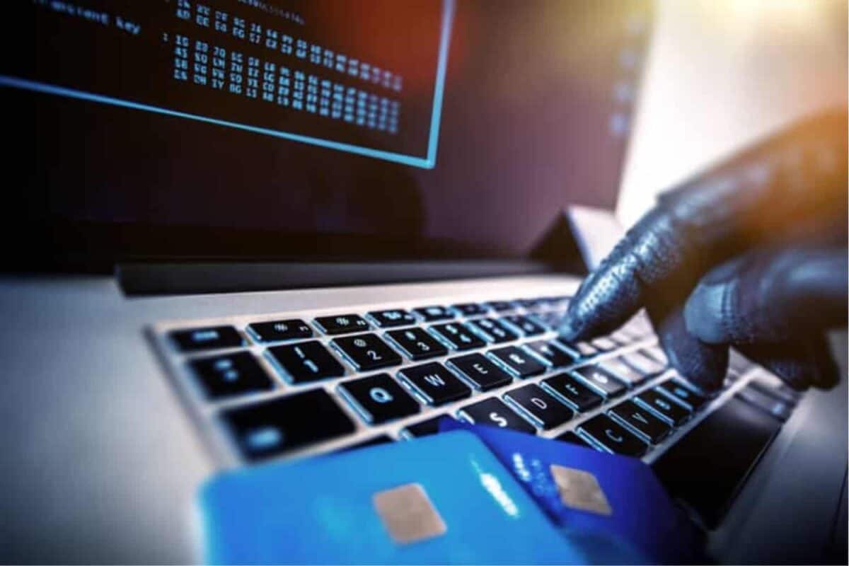 Bank employee sentenced to five years for fraud and cybercrime