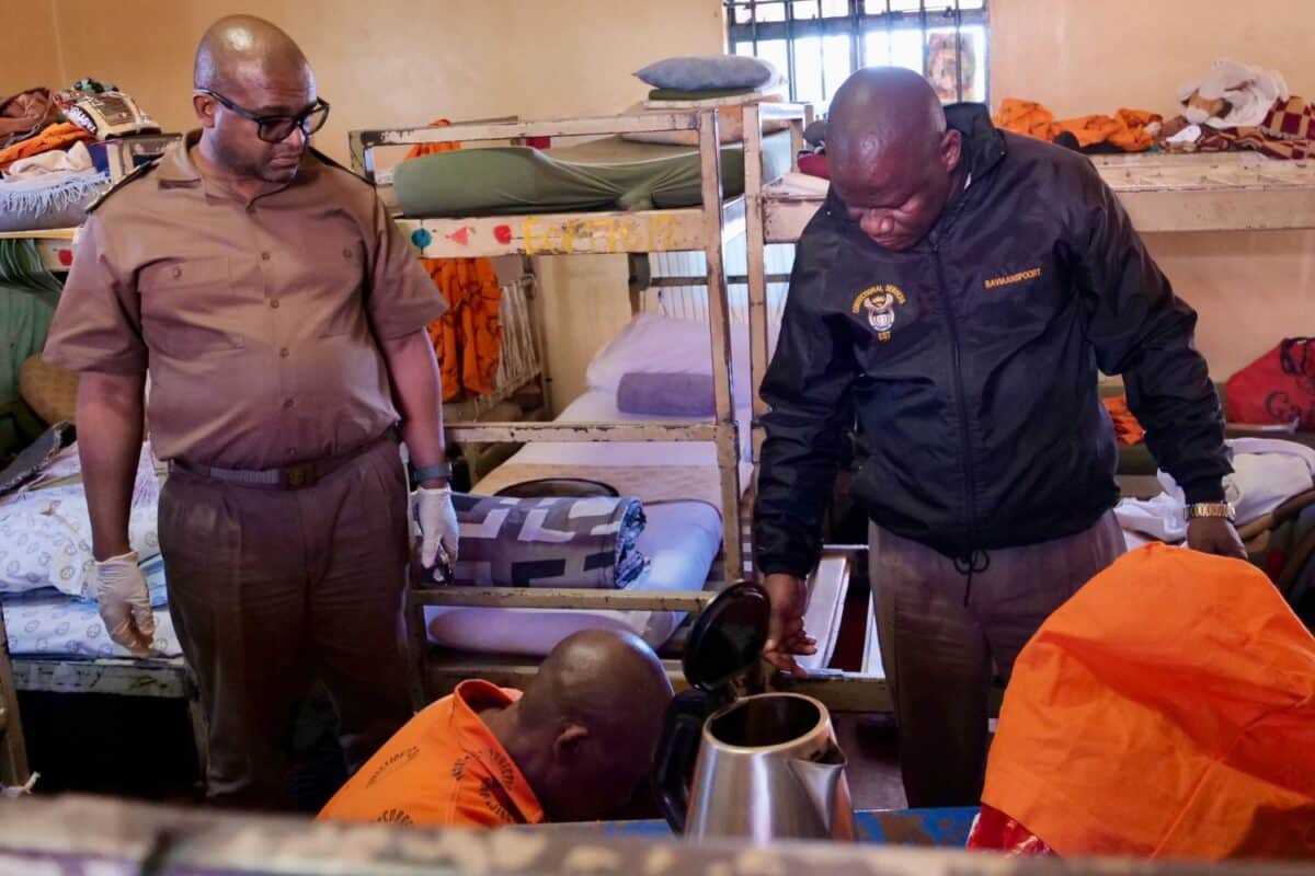 Inmates busted using smuggled cellphones to run scams from prison | The ...