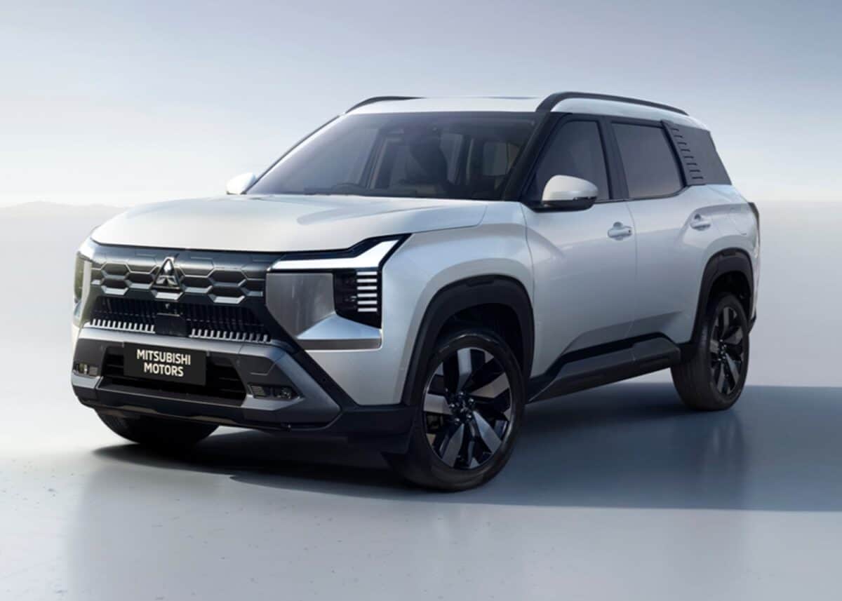 Concept Mitsubishi DST morphs into seven-seat Destinator