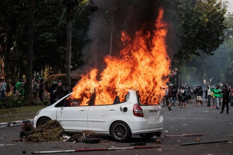 Indonesia protests erupt after driver killed by police vehicle | The ...