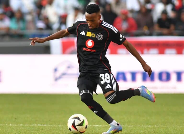 Pirates coach confident Mofokeng will stay despite transfer talk